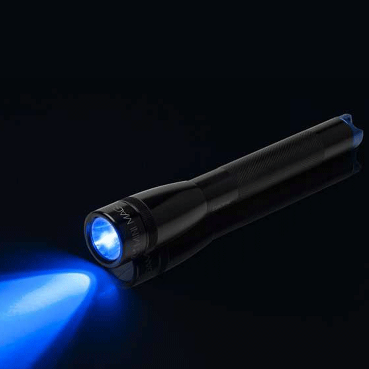 Mini Maglite LED AA Spectrum Blue Flashlight | Maglite